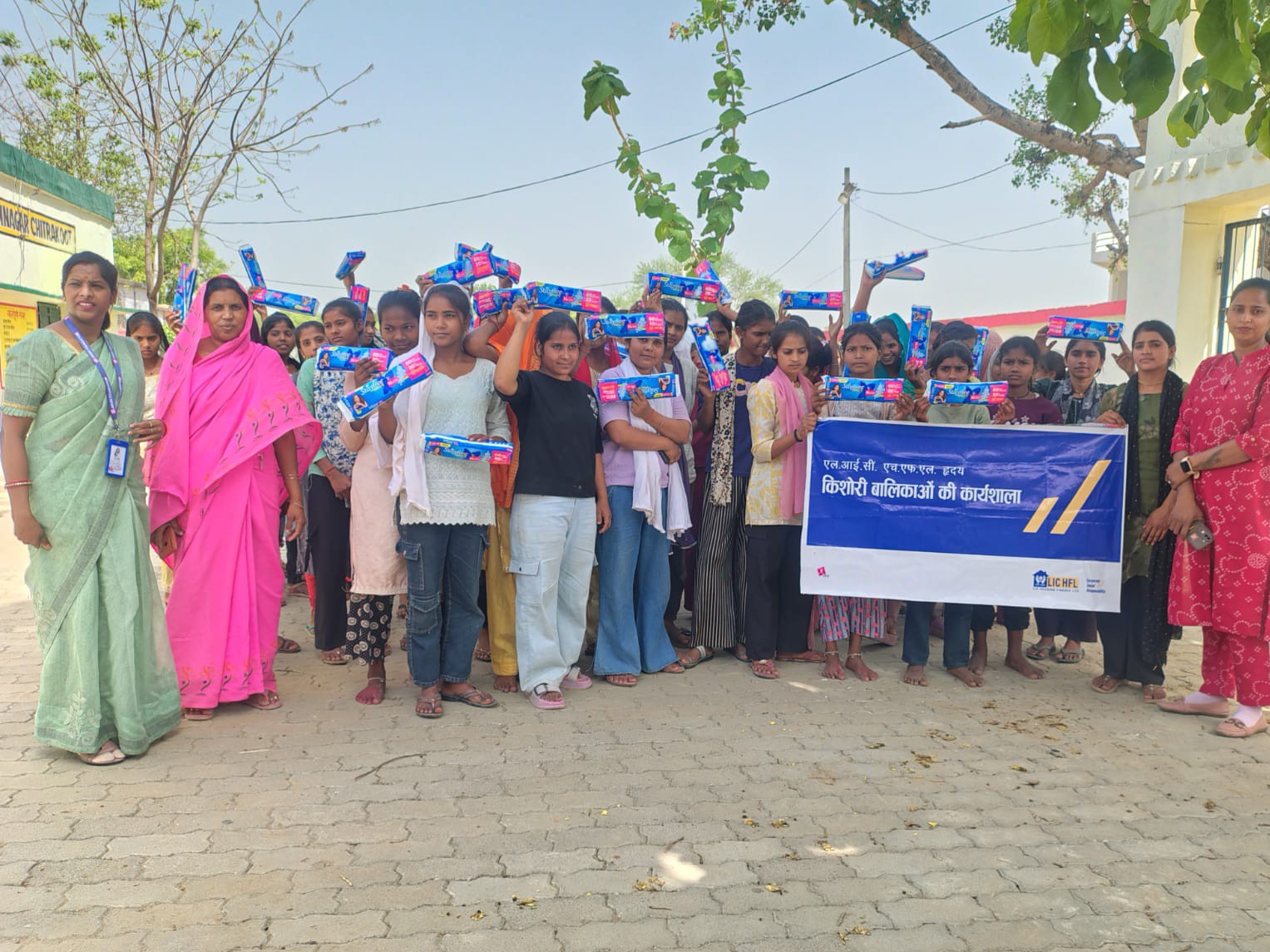 Chitrakoot Kishori Balika Workshop: Swachhta Gyan by LIC HFL & Aaroh ...