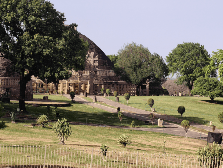 Sanchi Stupa Tourism Dips Amid 44°C Heat, Yellow Alert Issued