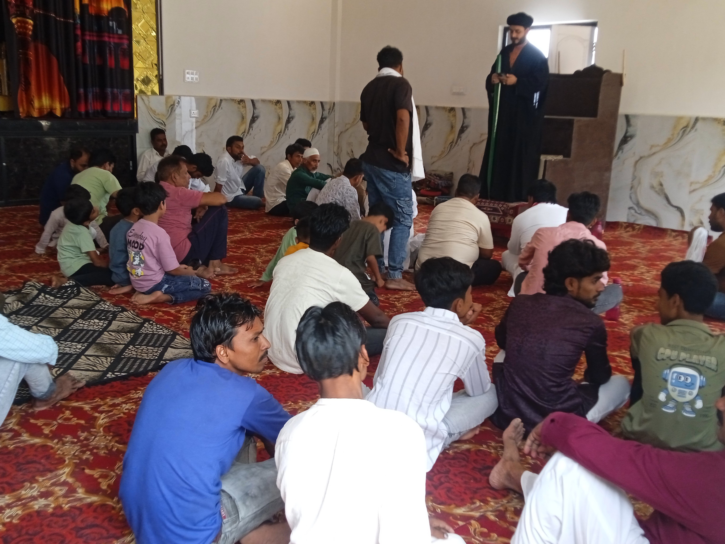 Shia Community Eid-ul-Azha Namaz in Shravasti | Maulana Zulfekar Haider ...