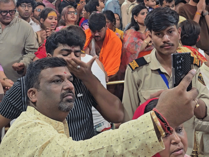 Mahakal Temple Couple Engagement Viral Video | Ujjain