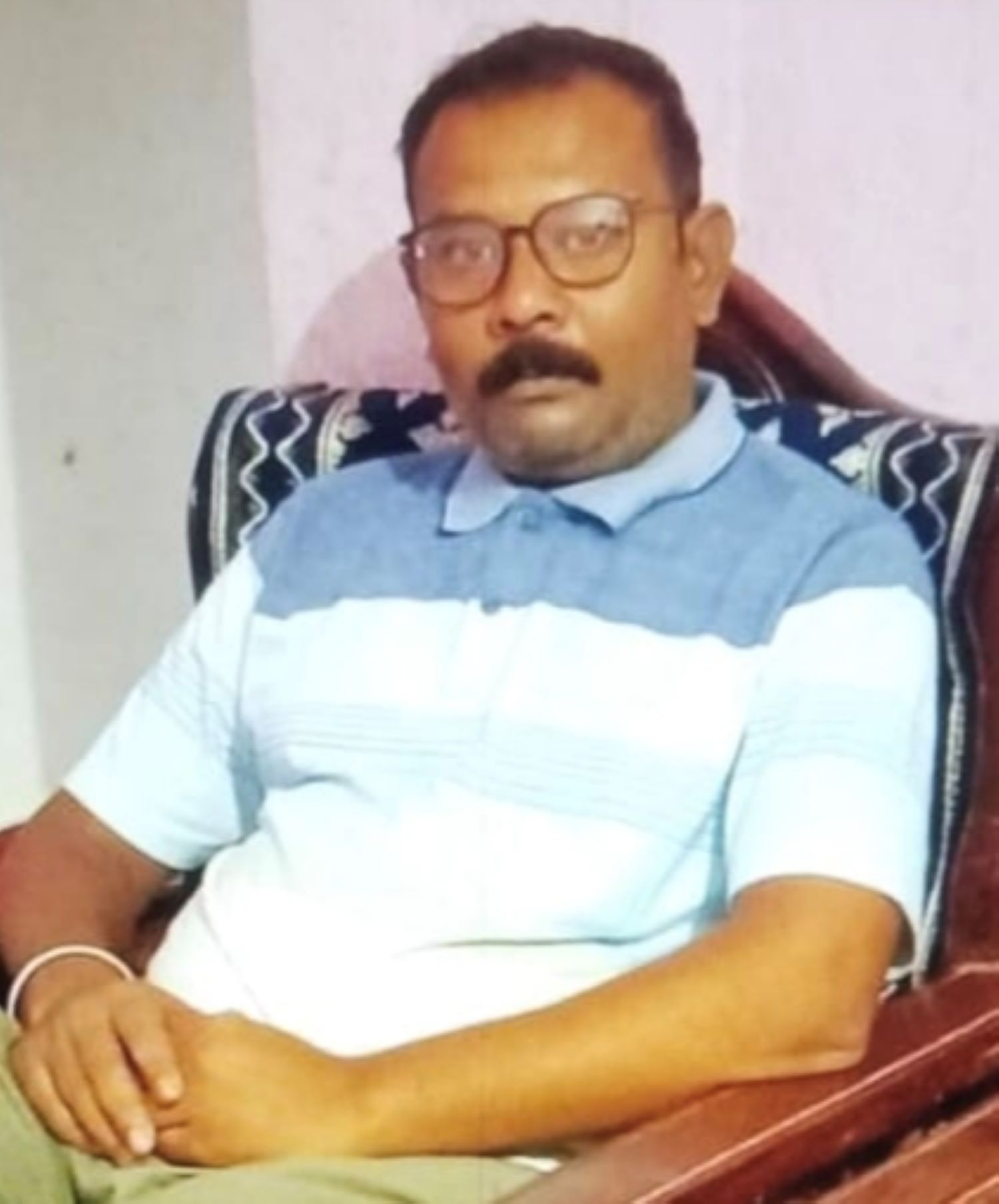A middle-aged man returning from a meeting with his wife was hit by a ...