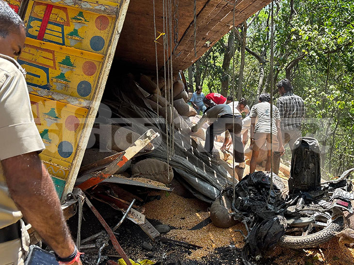 Yamunanagar Accident: Truck Crushes Two Bikes, Four Dead | Himachal ...
