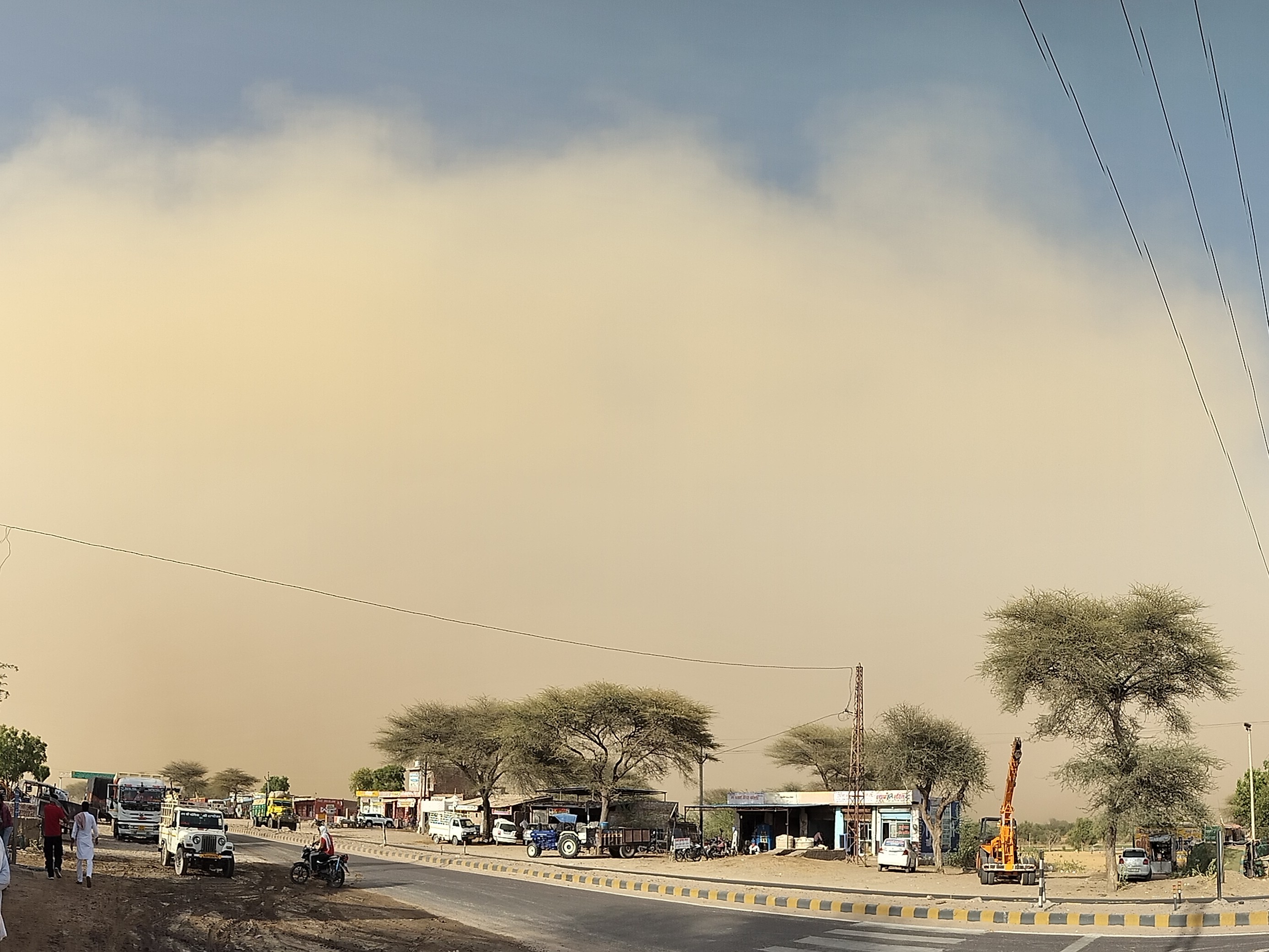 Arjansar Heat Relief | Dust Storm Afternoon Vehicles Headlights