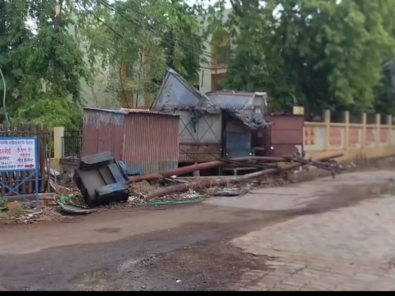 Banda Storm: 1100 Poles Down, 125 Transformers Damaged; Two Dead