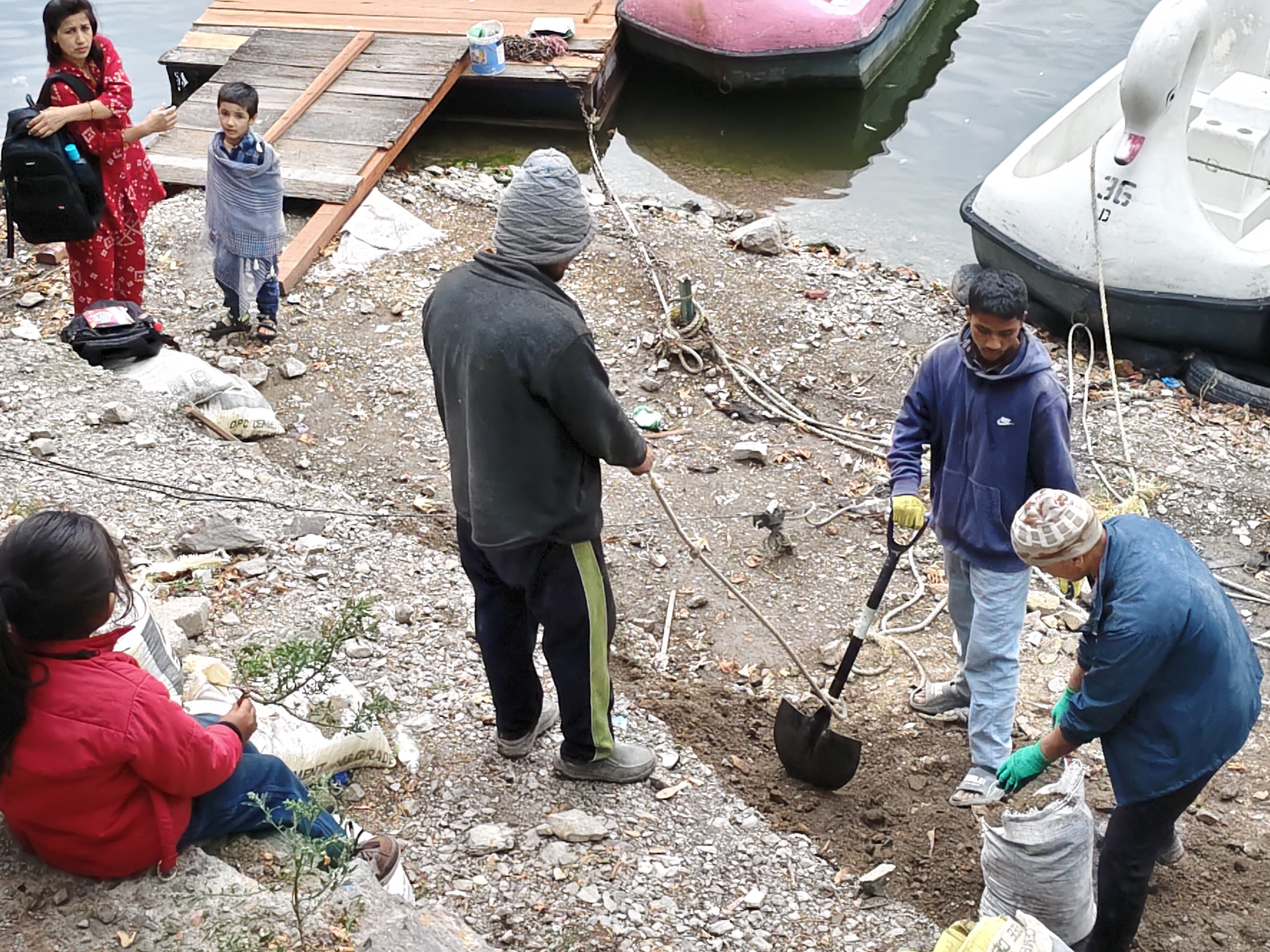 Nainital Lake Silt Removal | Irrigation Dept Target 1200 Cubic Meters