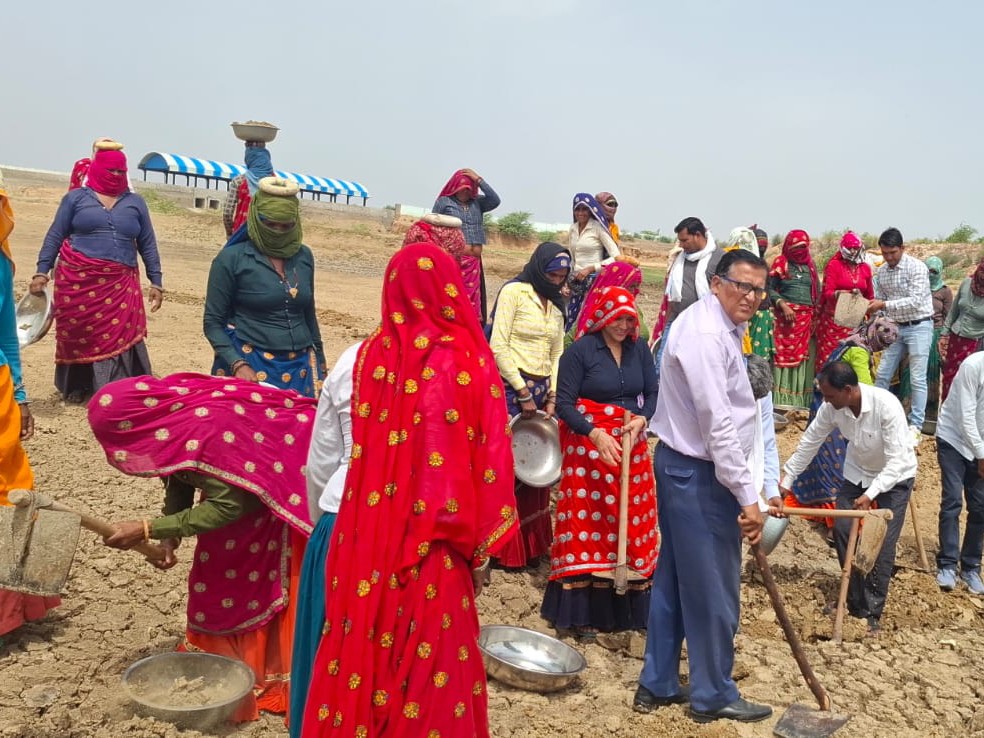 Vandeganga Water Conservation | Baidupara Dhanaji Model Pond Shramdaan