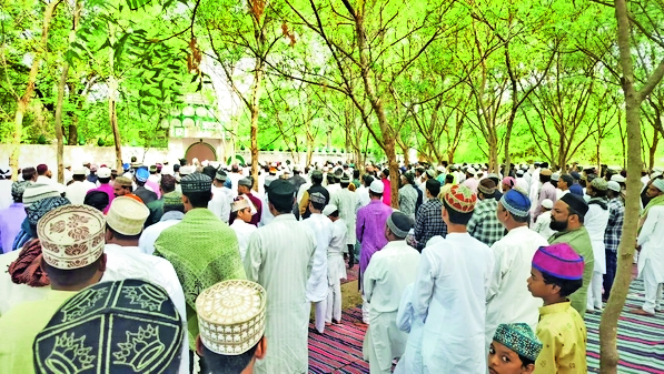 Eid al-Adha: Message of brotherhood given by offering prayers