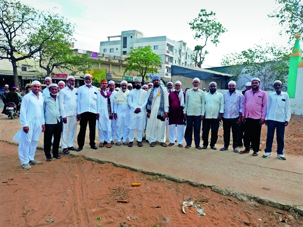 Mandar: Asking for prosperity by offering collective prayers