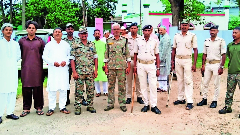 Eid-ul-Adha prayers were offered in Jadugoda, a message of brotherhood ...