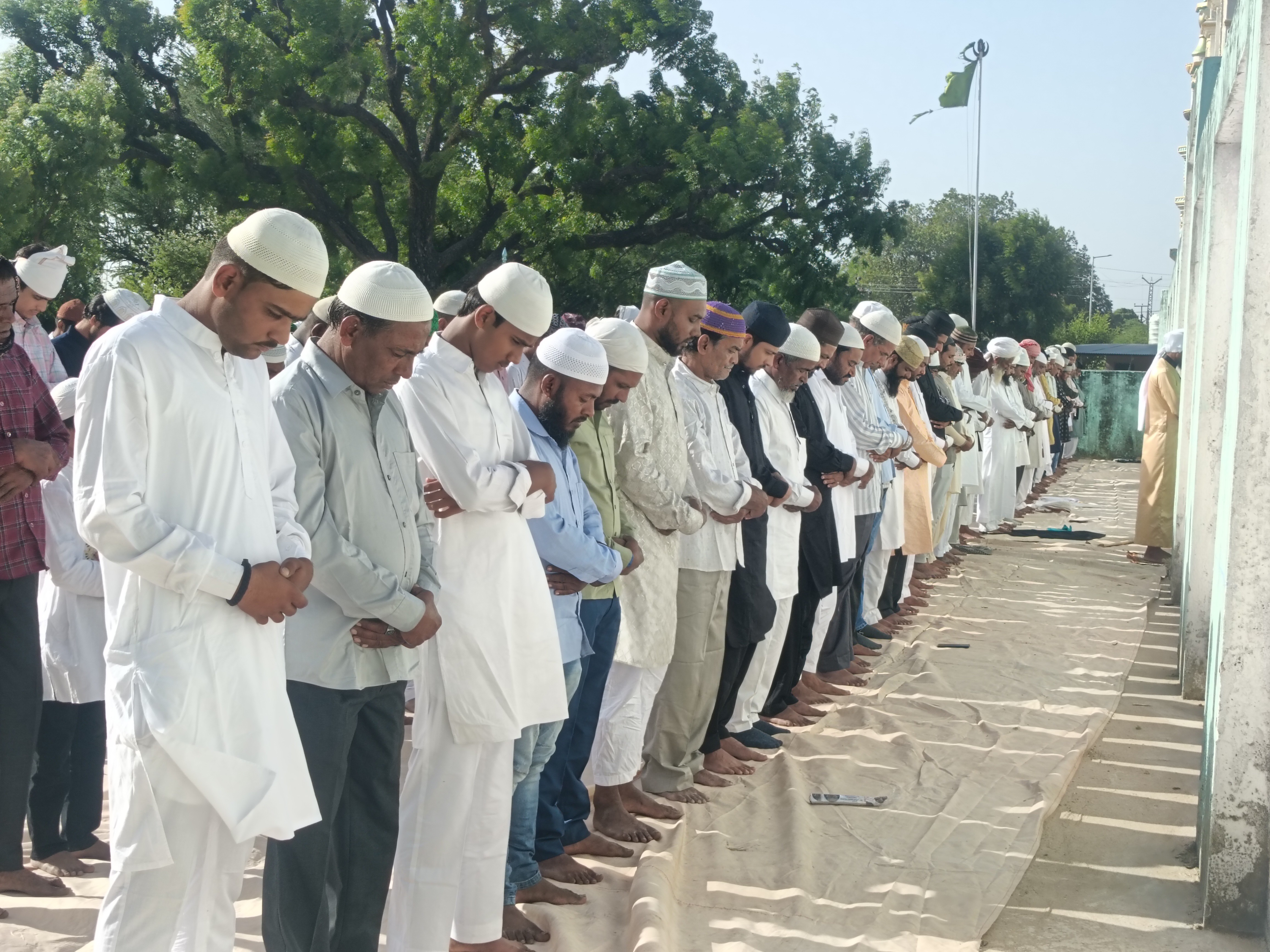 Eid-ul-Azha Srinagar & Wada: Special Namaz Offered for Peace & Prosperity
