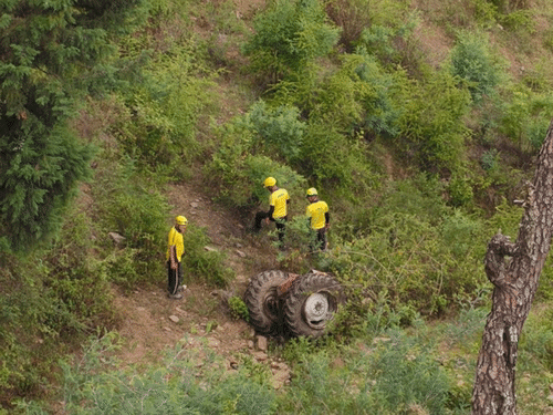 Almora Tractor-Trolley Accident | 100 Meter Deep Fall, Two Dead