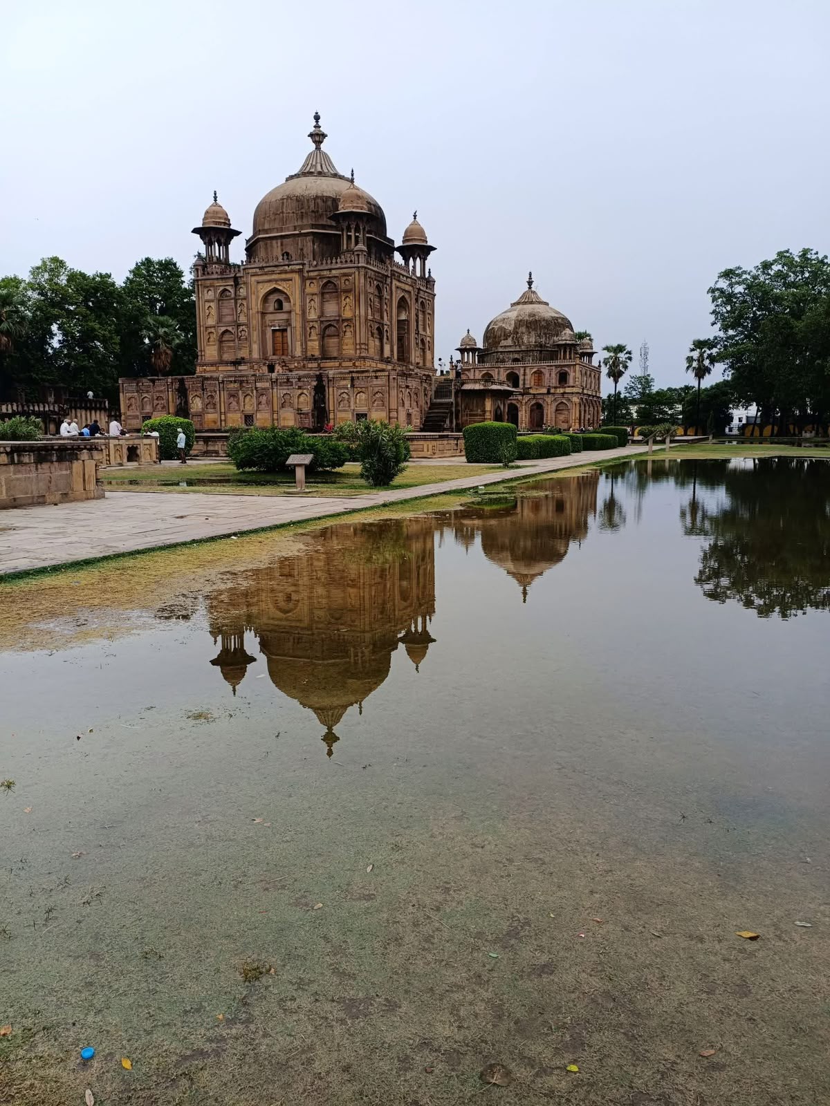 Prayagraj Storm Fury: 50-60 Kmph Winds & Heavy Rain