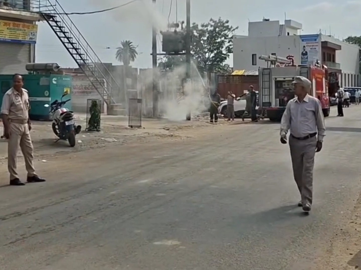 Pilibhit SBI Bank Transformer Fire | Power Cut Woes