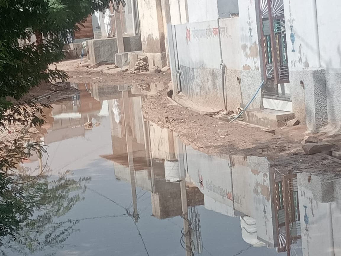 Adwad Road Flaw Causes Waterlogging; Villagers Face Distress