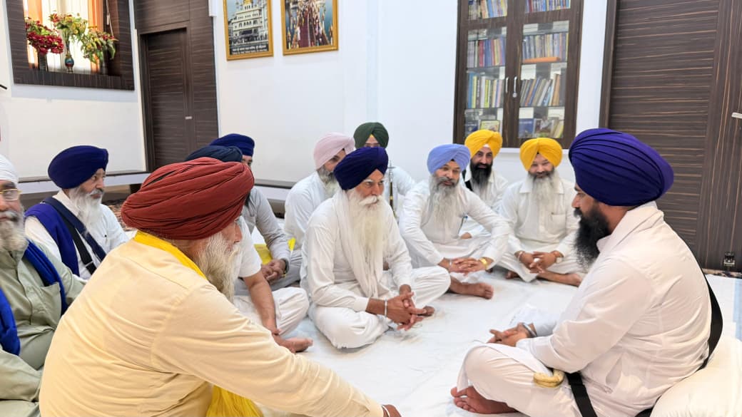 A delegation from Waris Punjab met with the Akal Takht Jathedar and ...