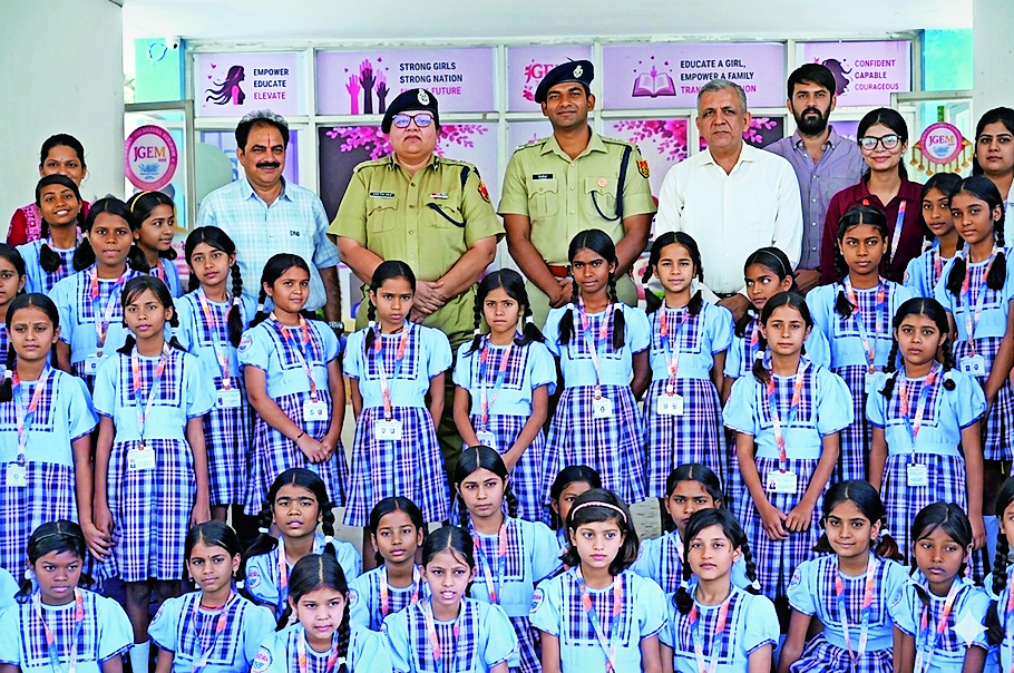 Dialogue-inspiration session organized under the Girl Child Empowerment ...
