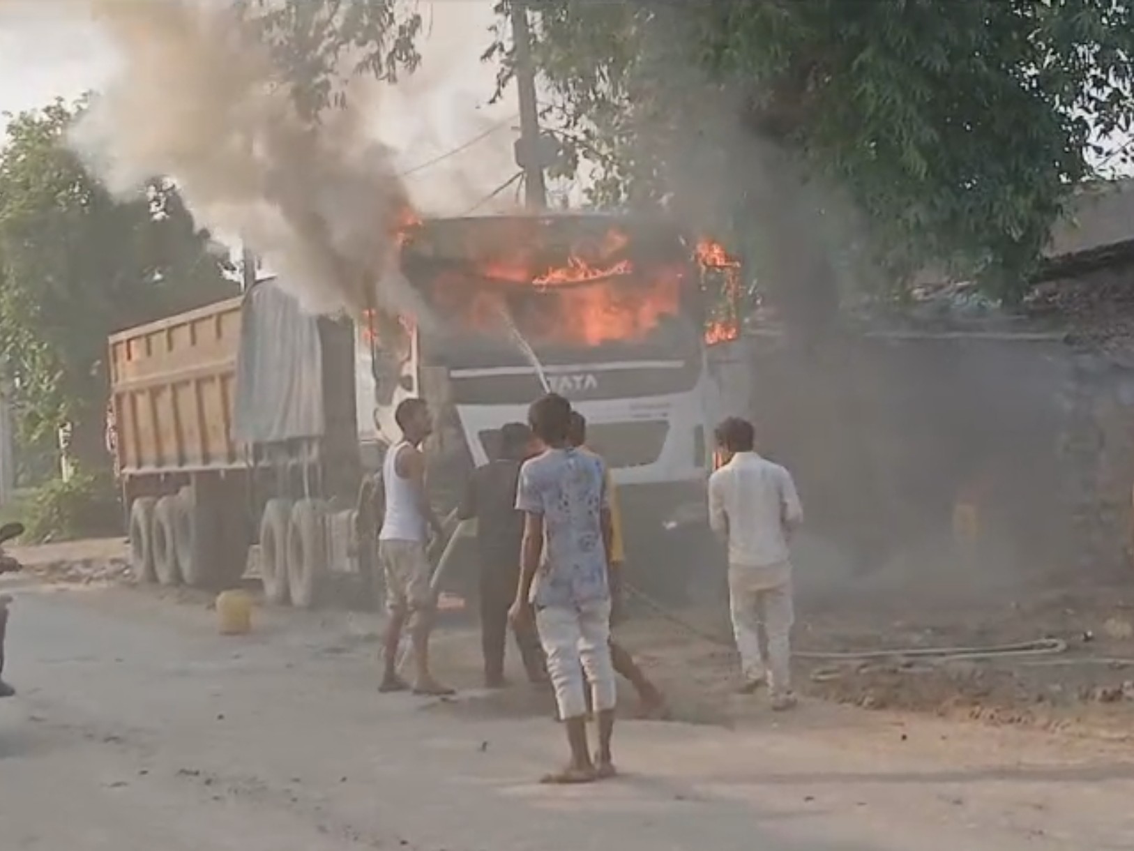 Patna Fatuha Mojipur | Hyva Truck Fire Accident | Cabin Gutted Photo