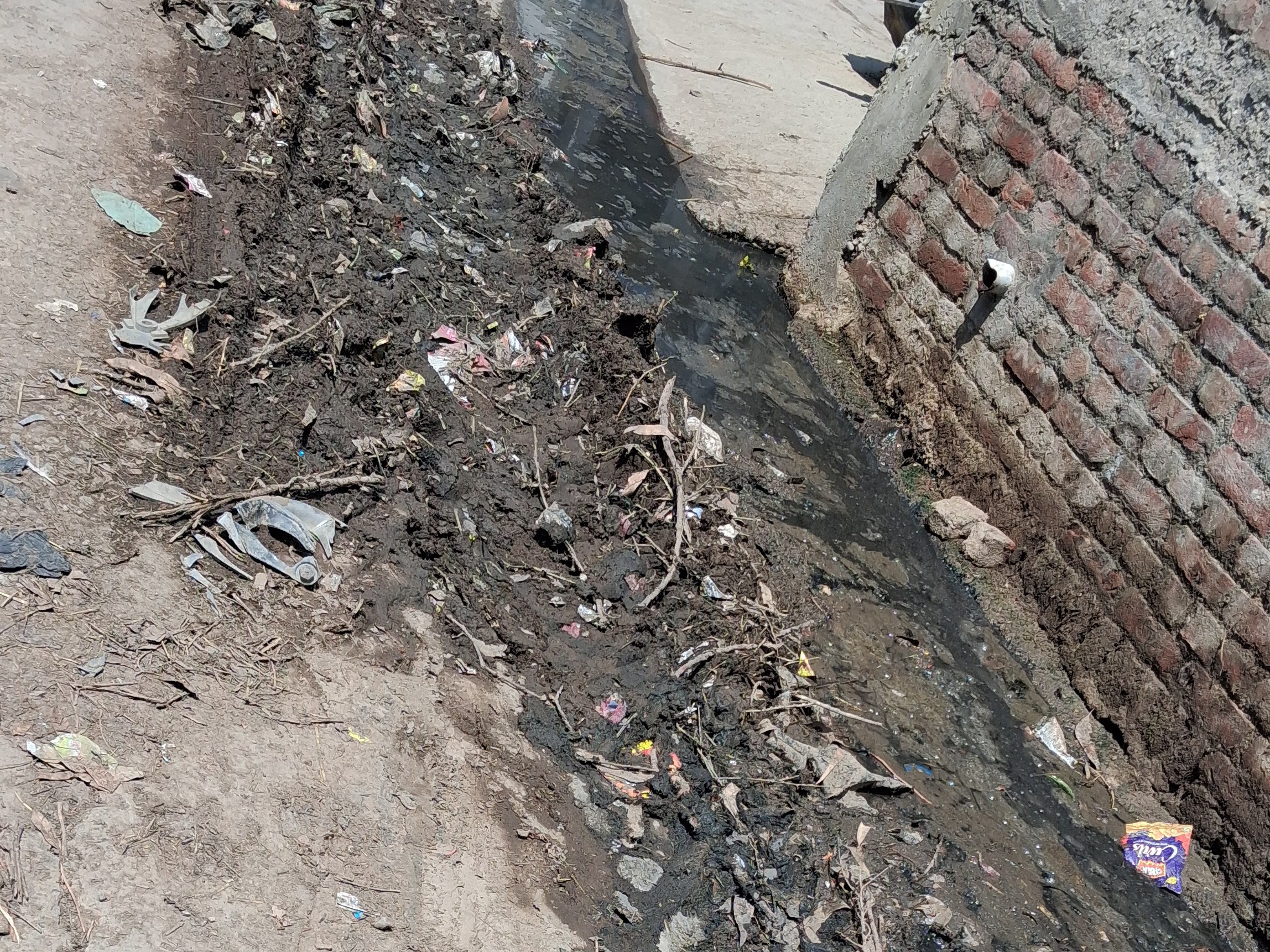 Puraina Village Choked Drains | Bad Smell, Disease Risk Rises