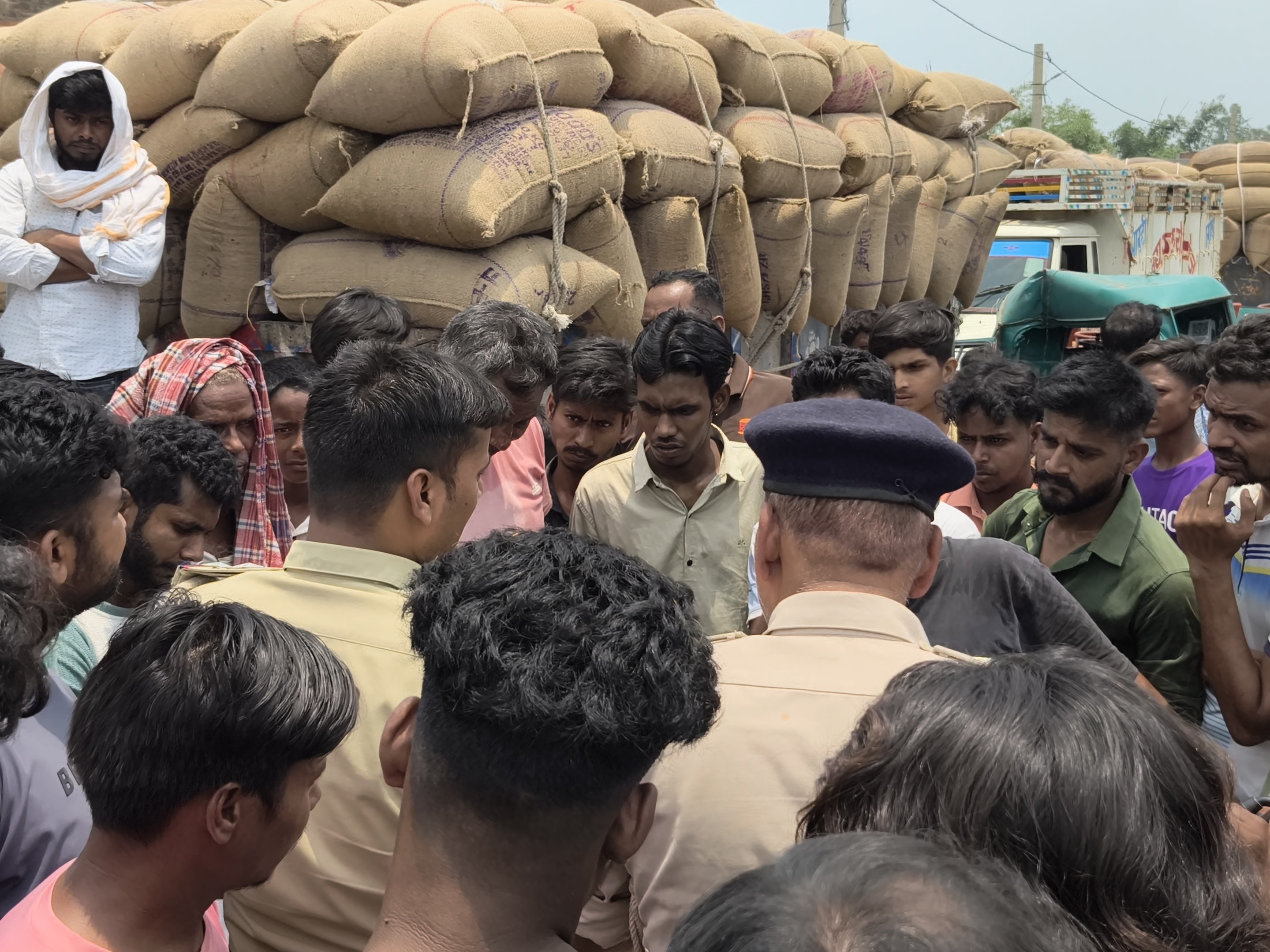 Pirpainti Accident: Overloaded Tractor-Tempo Collide, Youths Hand ...