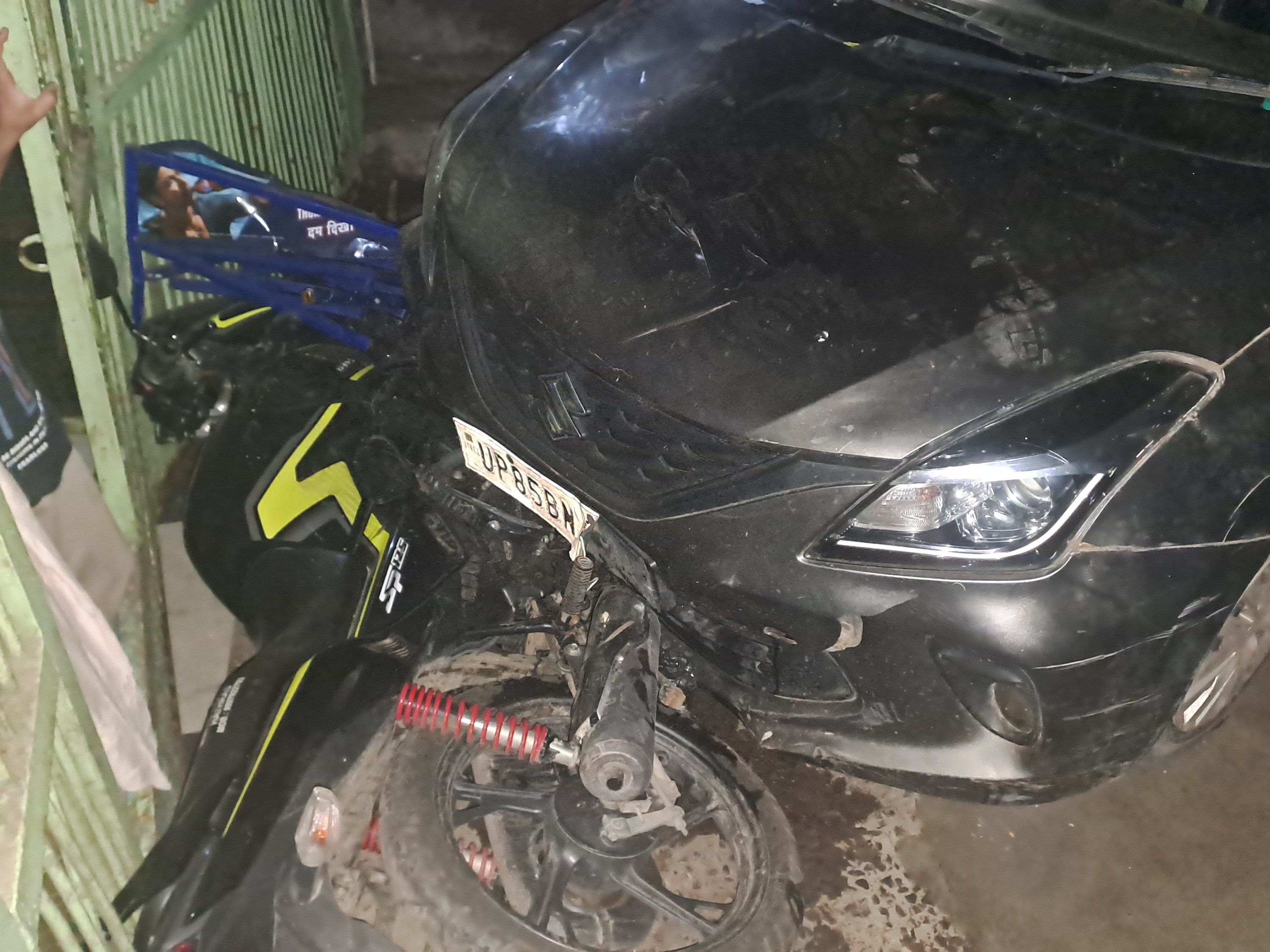 Mursan Railway Station Accident | Shopkeeper Safe, Police Catch Driver