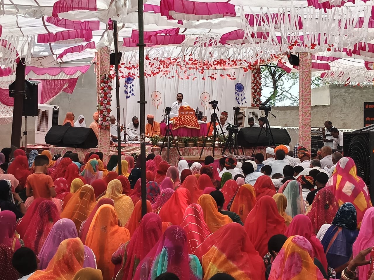 Devnarayan Mandir Ladpura: Satsang & Bhajan Sandhya Today