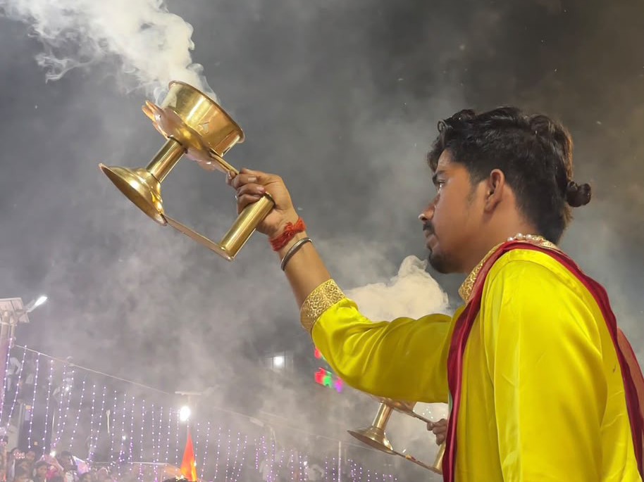 Buxar Ganga Aarti | 25,000 Devotees Participate in Grand Event; BJP ...