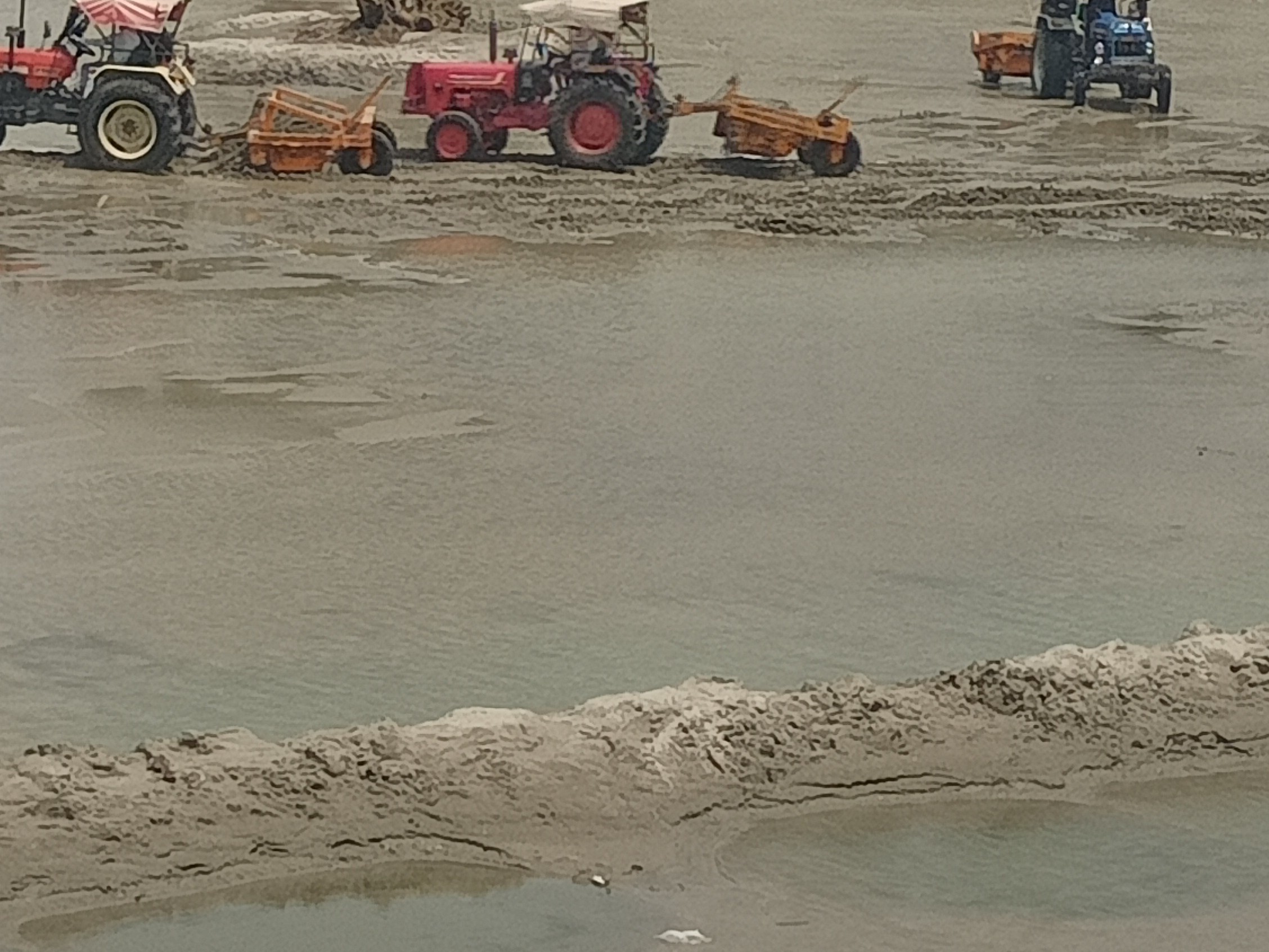 Sharada Nagar Canal Cleaning: Sand & Silt Removal by Tractors