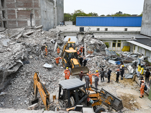Delhi Building Collapse | 10 Injured Admitted AIIMS Trauma Center
