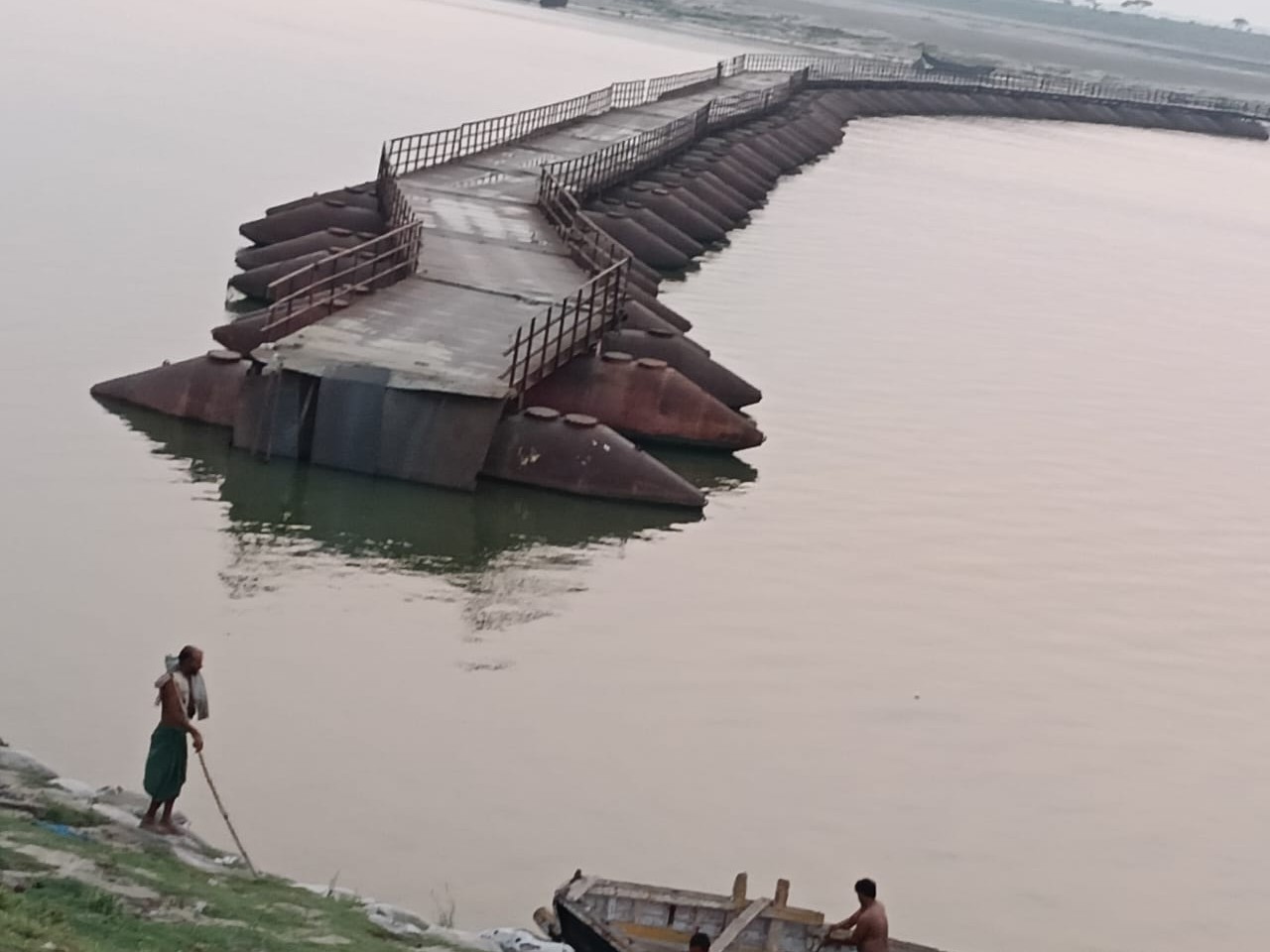 Brahmpur Crop Damage Amidst Heat & Humidity; Pipa Bridge on Ganga River ...