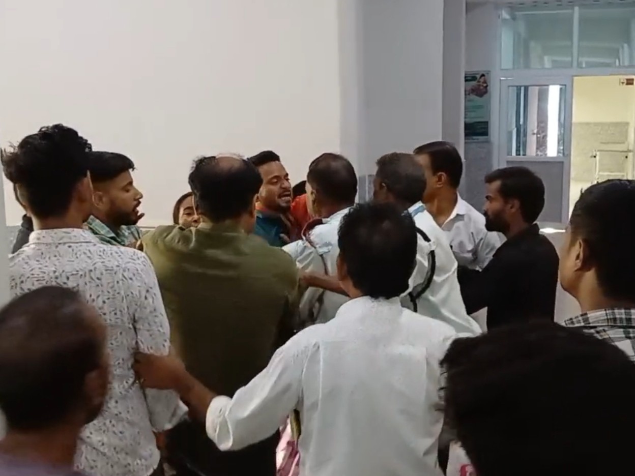 Banka Hospital Vandalism After Newborn Death | Locals Protest