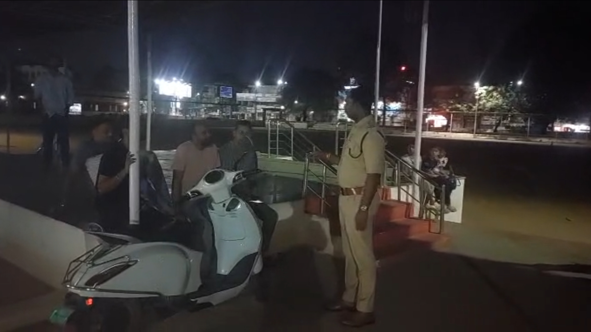 Chhindwara Police Question Youth at Police Line Ground | Crackdown on ...