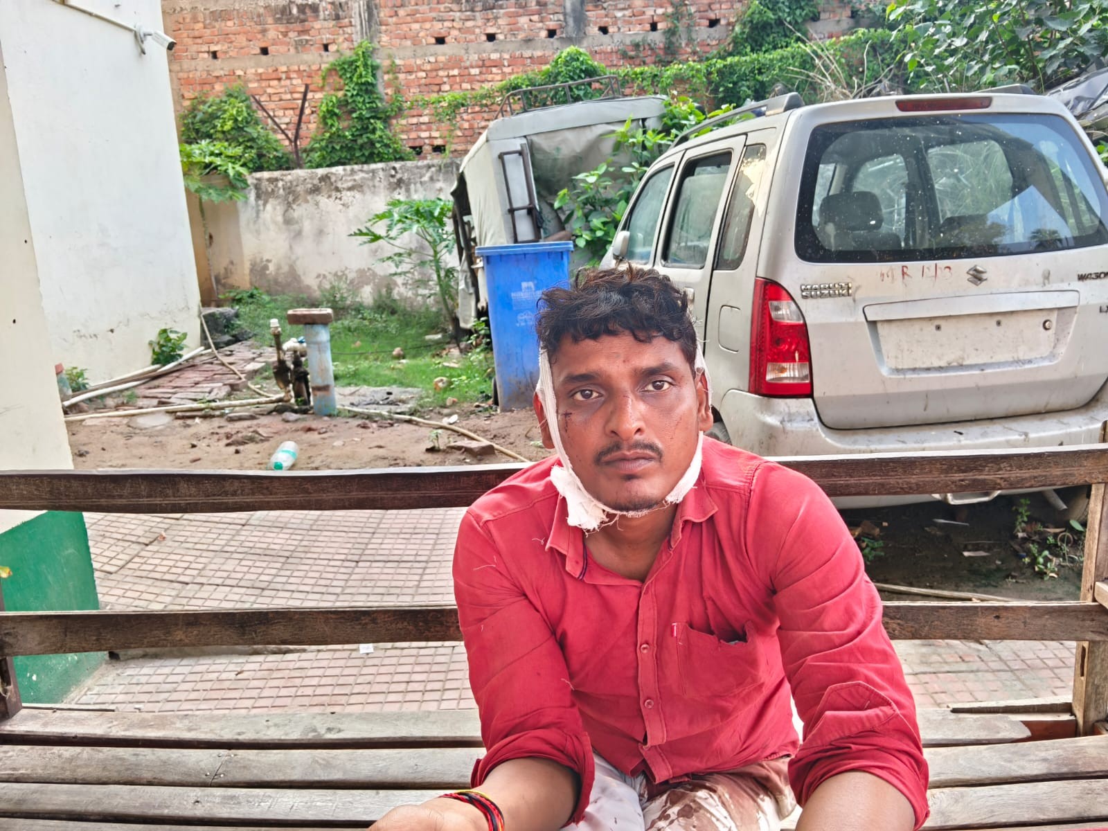 Bihar Pickup Driver Robbed Near Panchmuhwa Bridge; Gold Locket Stolen