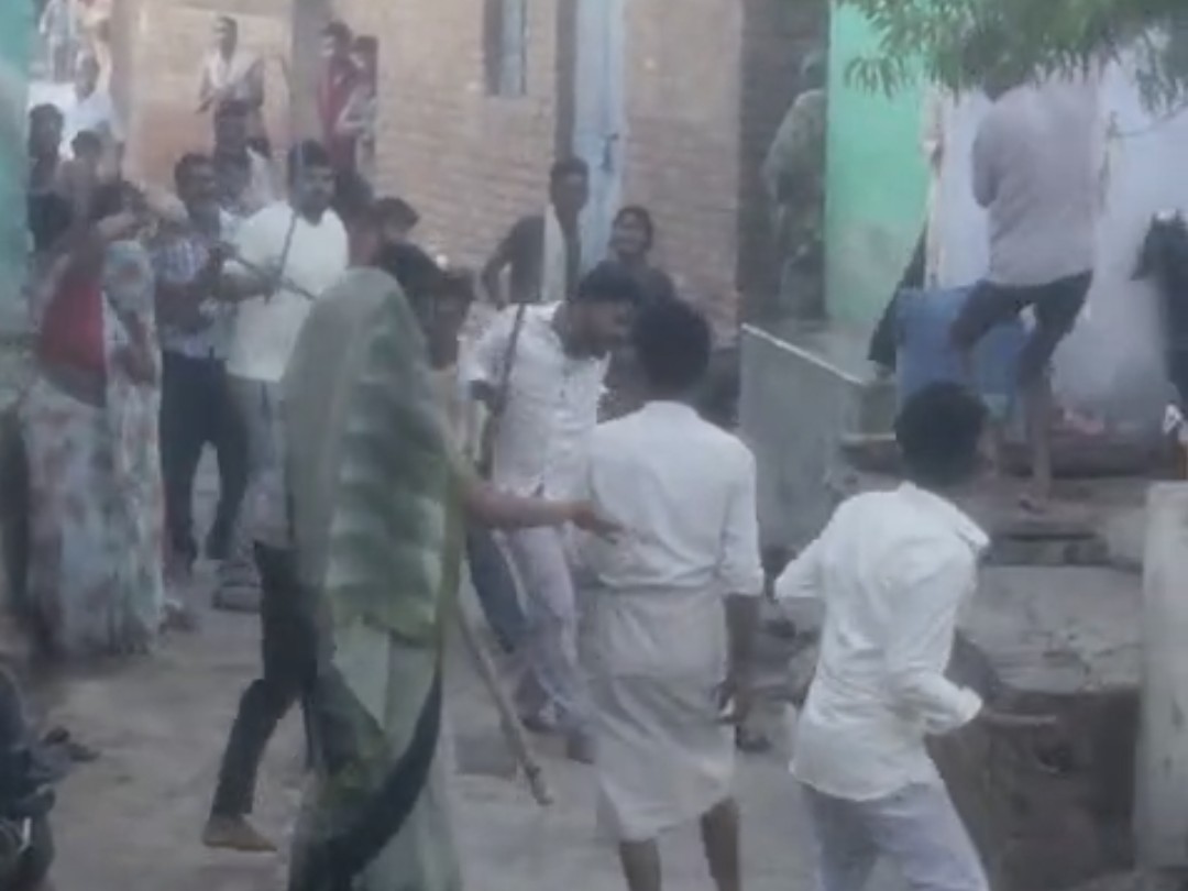 Jhansi Bangri Village Clash | Axe, Lathi Attack Injures Many; 8 Booked
