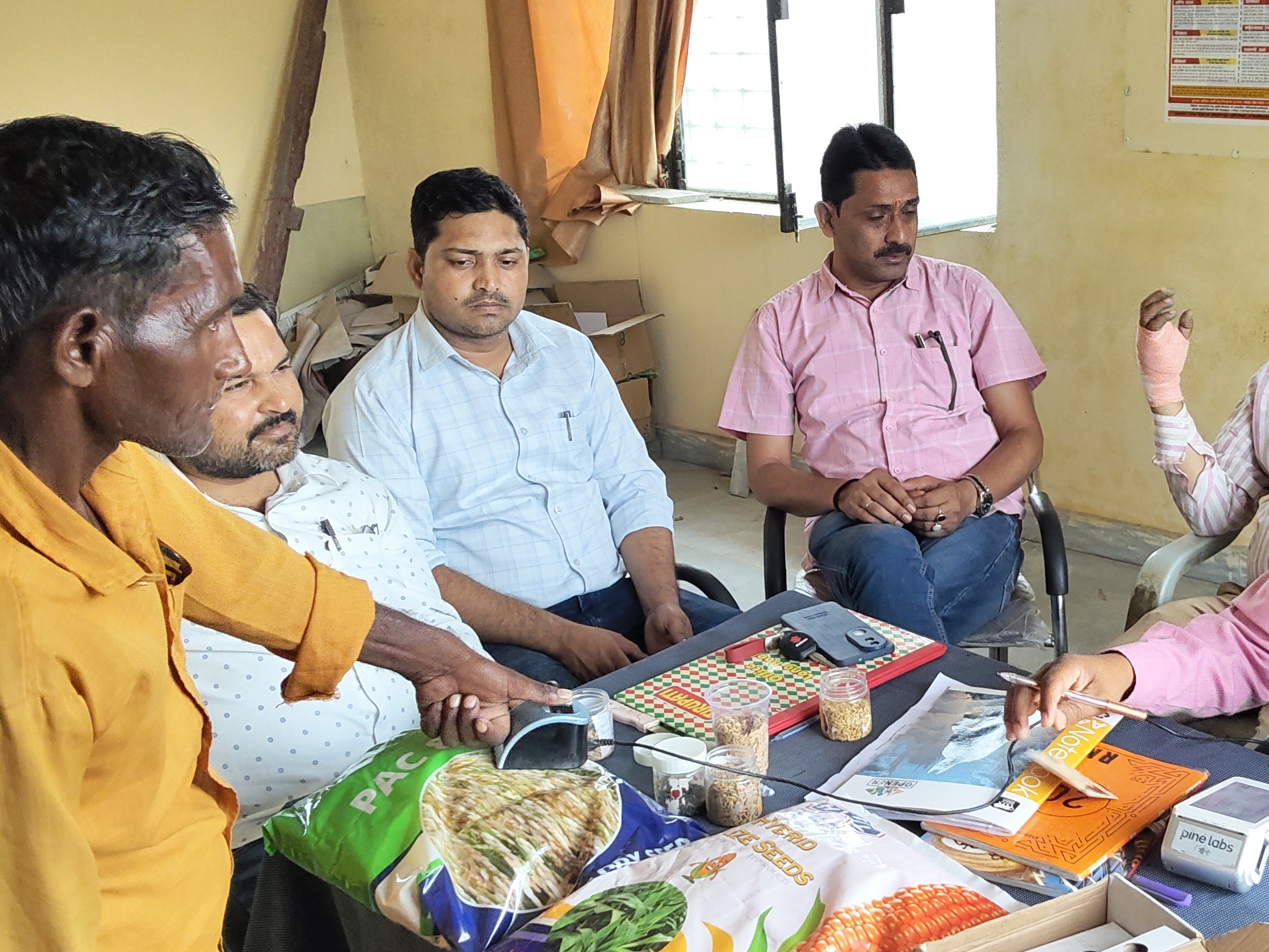 UP Krishi Vibhag Free Minikit Seed Distribution | Pisawa Farmers