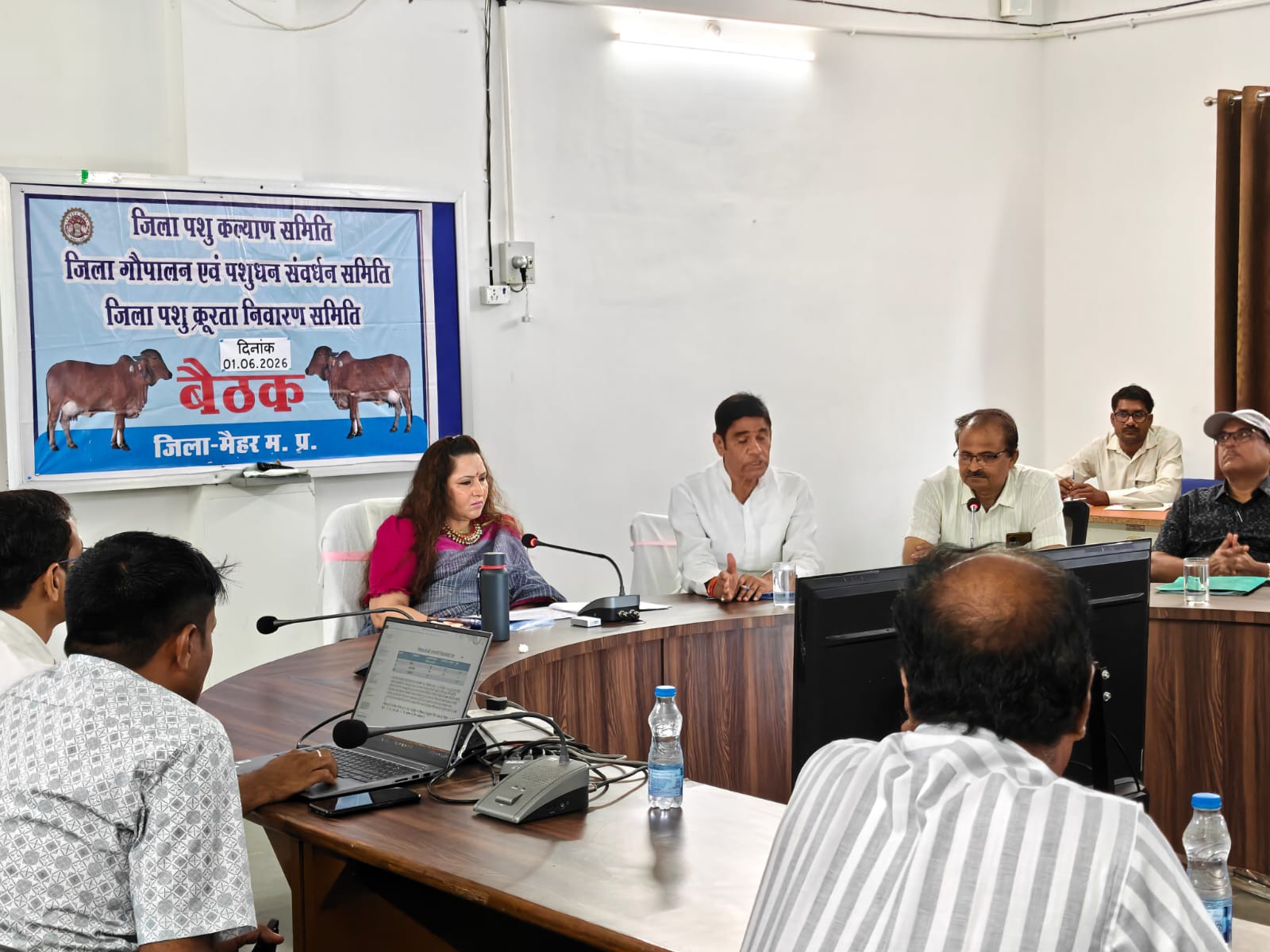 Maihar Collector Orders Fodder Stock for 36 Gaushalas | Animal Hospital ...