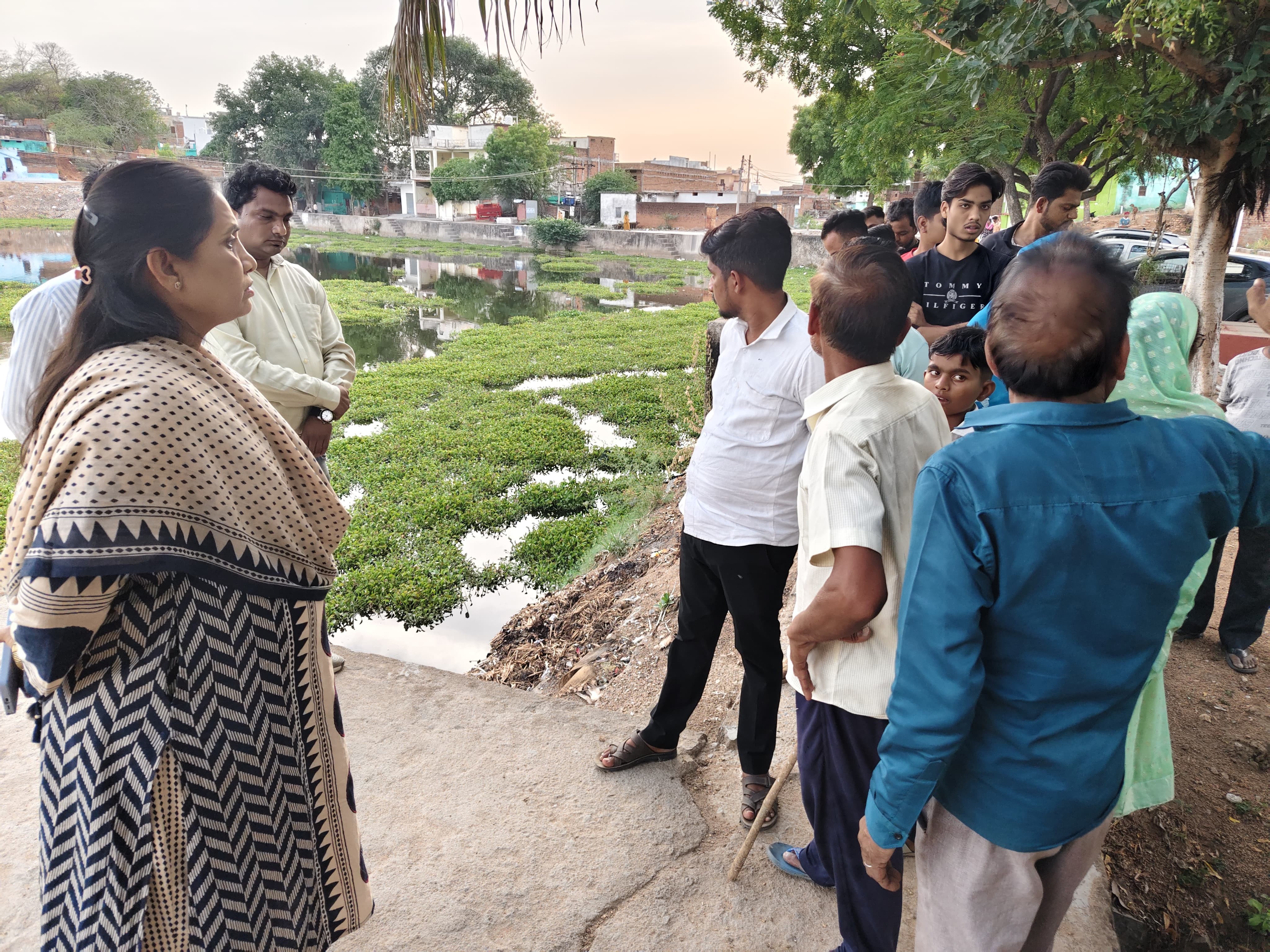 Niwadi Collector Slams Slow Pond Cleaning | Jal Ganga Samvardhan Abhiyan