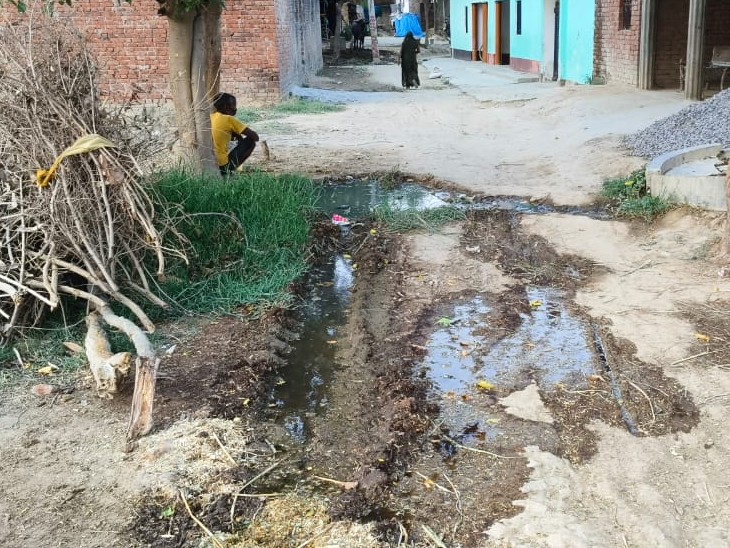 Ramsnehi Ghat Drainage Woes | Belha Purwa Waterlogging Main Road