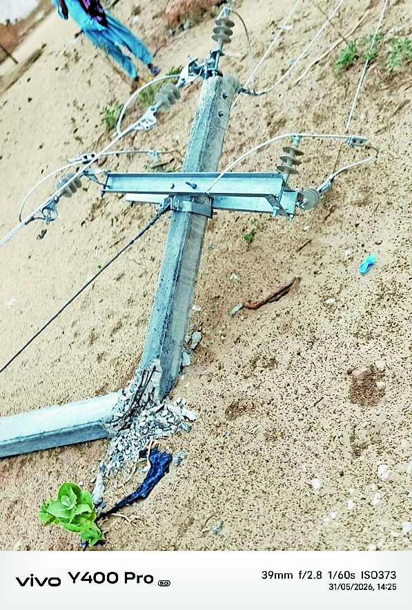 Tower collapses in Pokhran, hailstorm wreaks havoc in Kabirpura