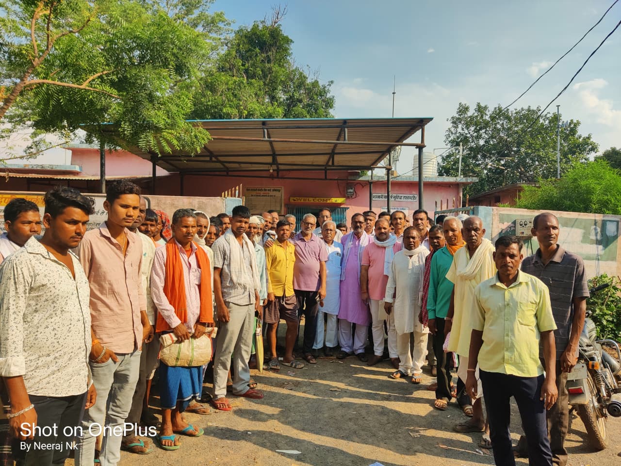 Delay in getting fertilizer-seeds and KCC amount, protest held