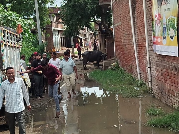 Nademau Drainage Woes | Villagers Protest, Demand Nala Construction
