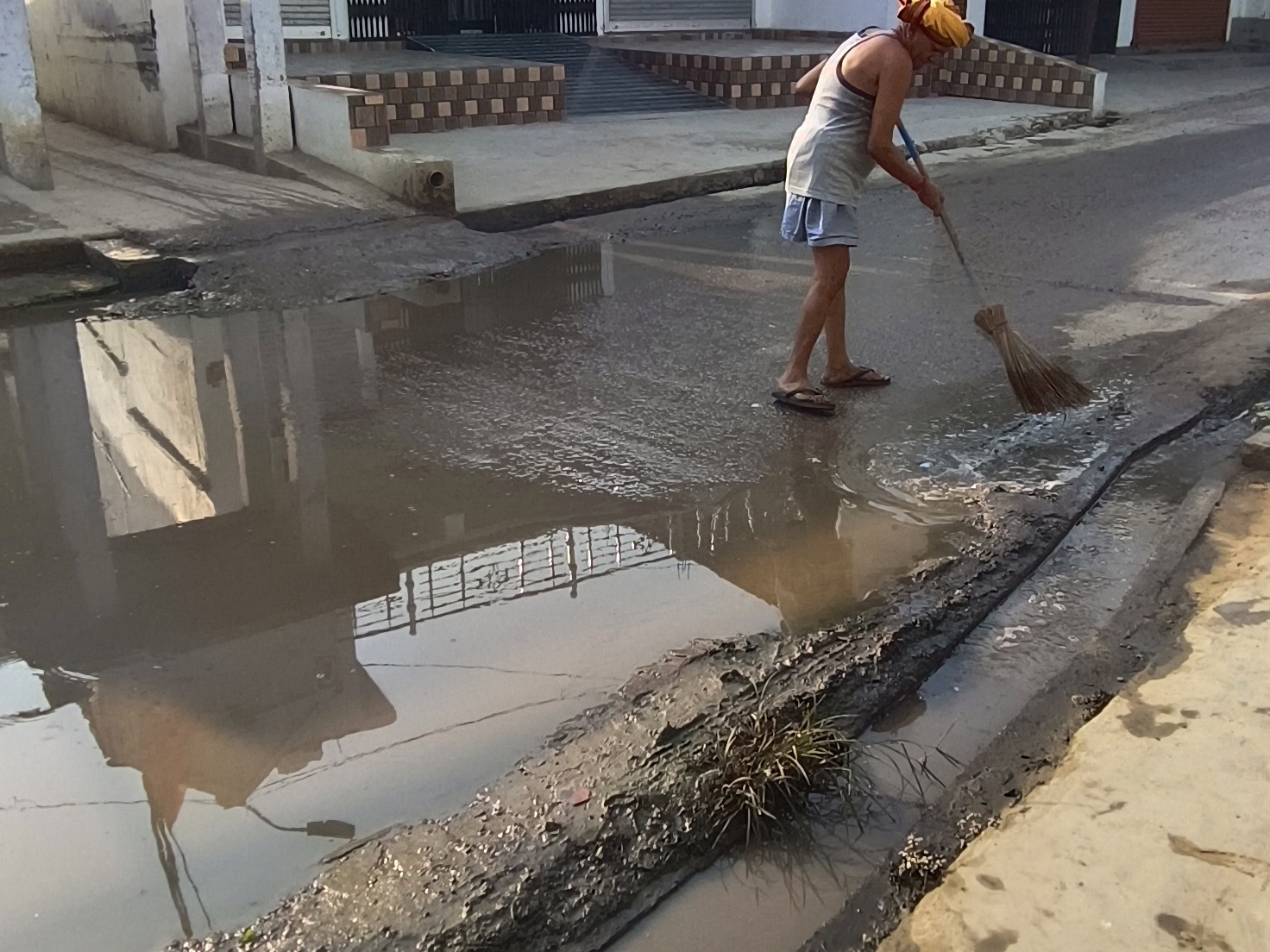 Paikganj Bazaar Bhakton Pareshani | Nali Safai Mandir Front Dirty