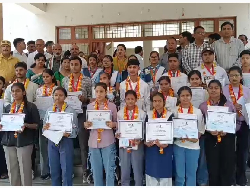 Aligarh Meritorious Students Honored | Developing India Foundation