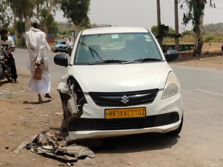 Ramgarh Accident: Car Hits Auto at Bagar Tiraha, Youth Injured | VIDEO