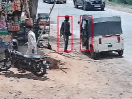 Ramgarh Accident: Car Hits Auto at Bagar Tiraha, Youth Injured | VIDEO