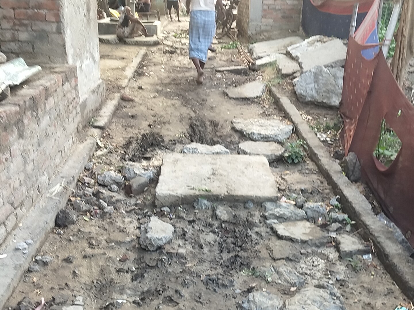 Varanasi Rural Distress: Sewer Repair Demand | Monathpur Harijan Basti
