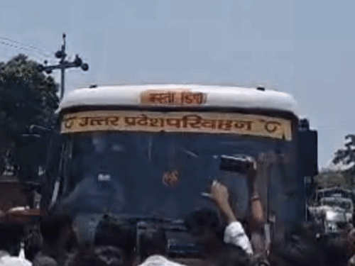 Gonda-Ayodhya Highway Jammed Over Power Cuts; Residents Protest