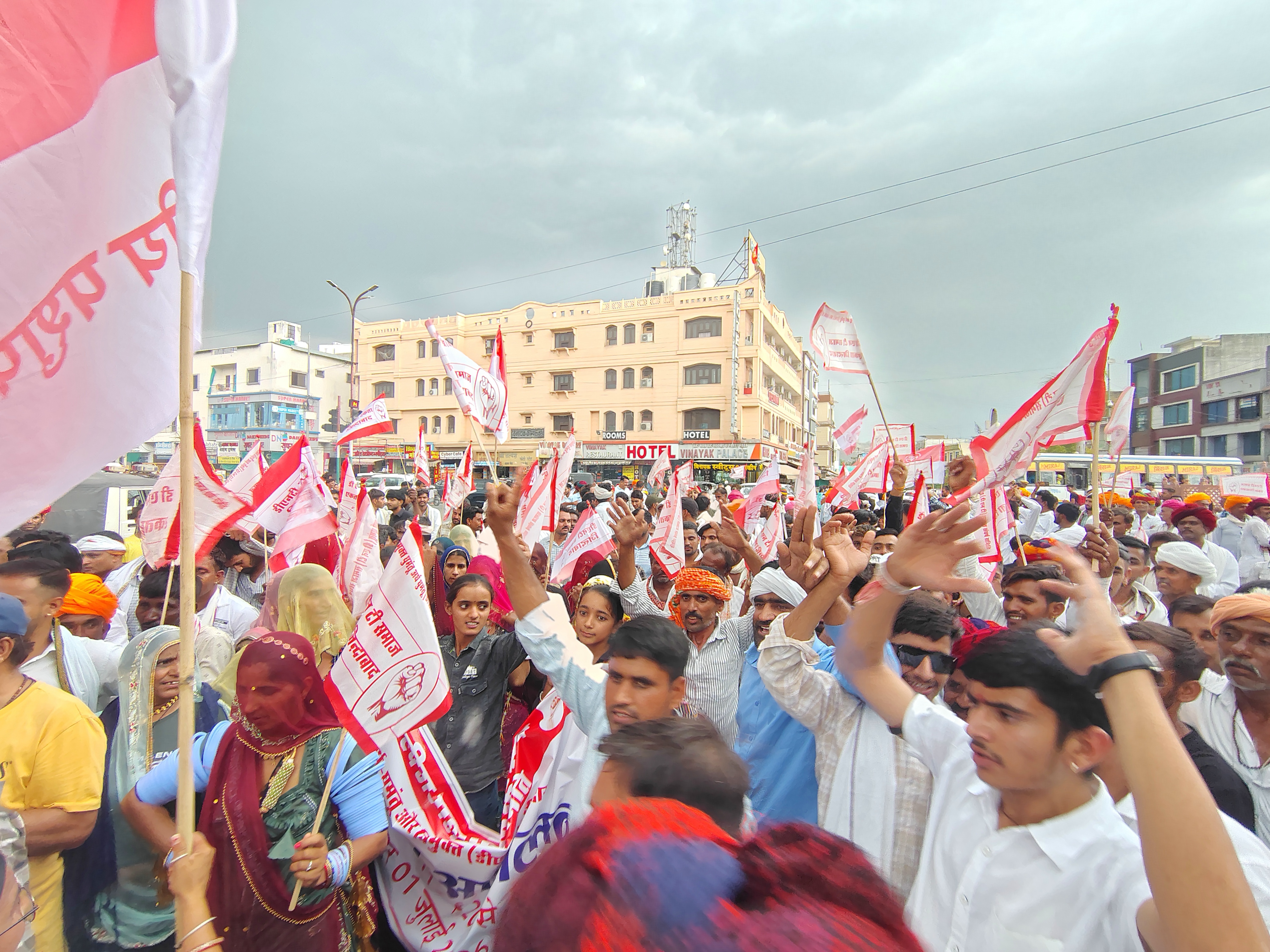CM's effigy burnt before Jail Bharo movement
