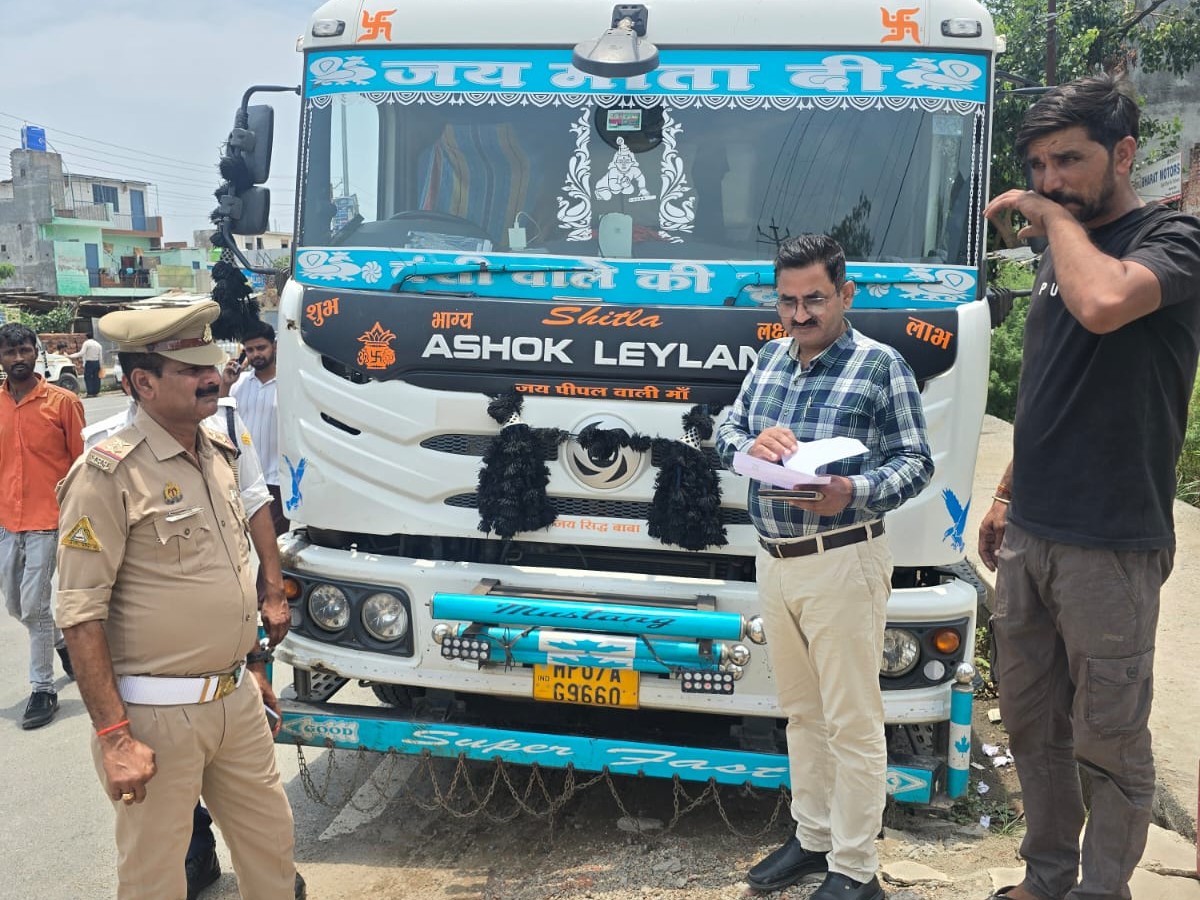 Farrukhabad Overload Vehicles Fine | ARTO Police Seize 5