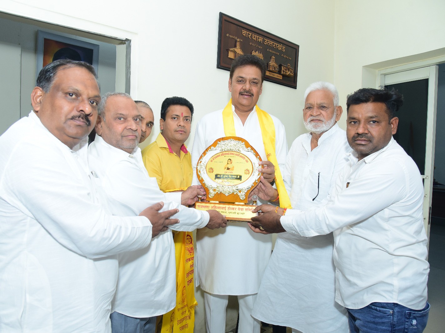 Gulavathi MP Surendra Nagar Honored for Social Work