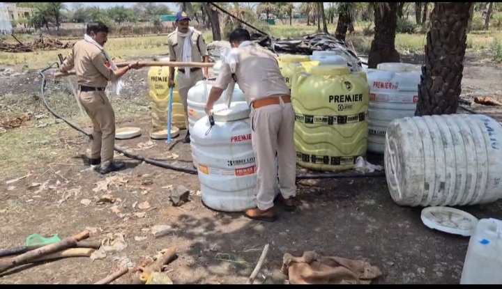 23 boxes of country liquor worth Rs 1.15 lakh seized in Katariakhedi